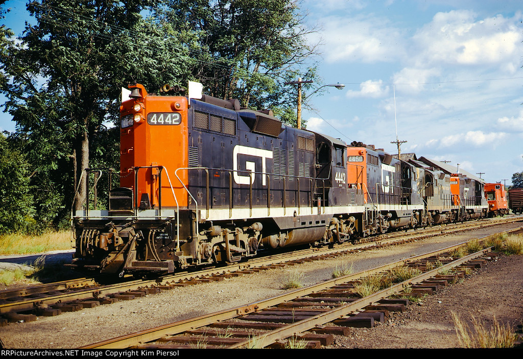 GTW 4442 4450 CV 4550 GTW 4444 (with flags)